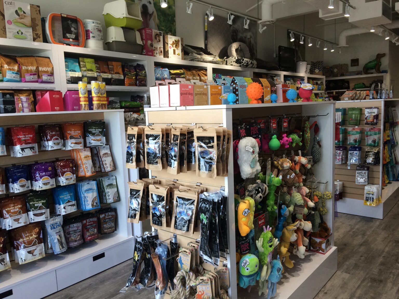 Pet Stores Edmonton Shopping Guide | The Bone & Biscuit